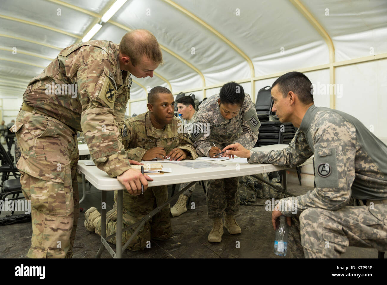 Soldiers from U.S. Army Central Command Warrior Leadership Course ...