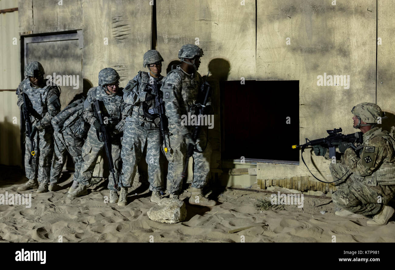 Soldiers from U.S. Army Central Command Warrior Leadership Course ...
