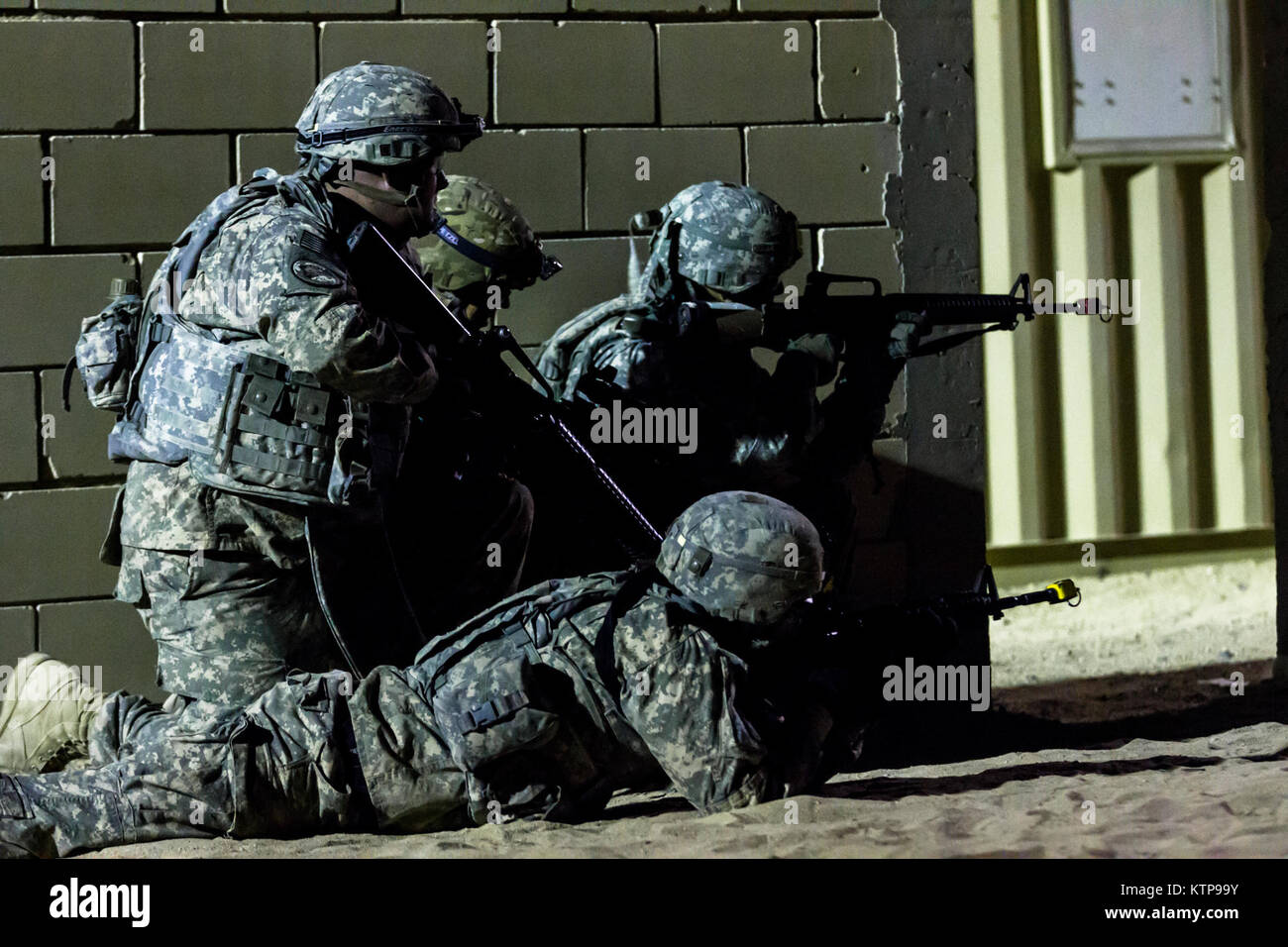 Soldiers from U.S. Army Central Command Warrior Leadership Course ...