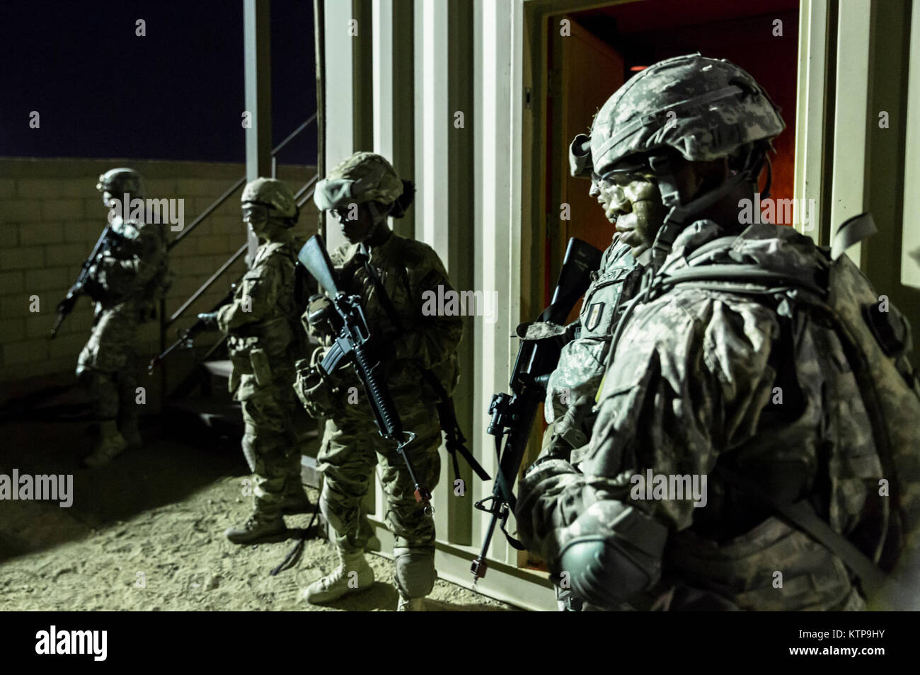 Soldiers from U.S. Army Central Command Warrior Leadership Course ...