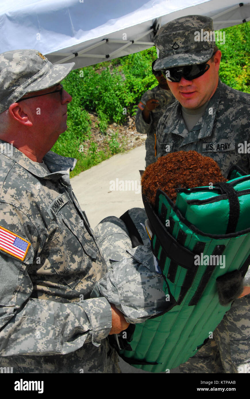 U.S. Army National Guard personnel daily duties and life. Working ...