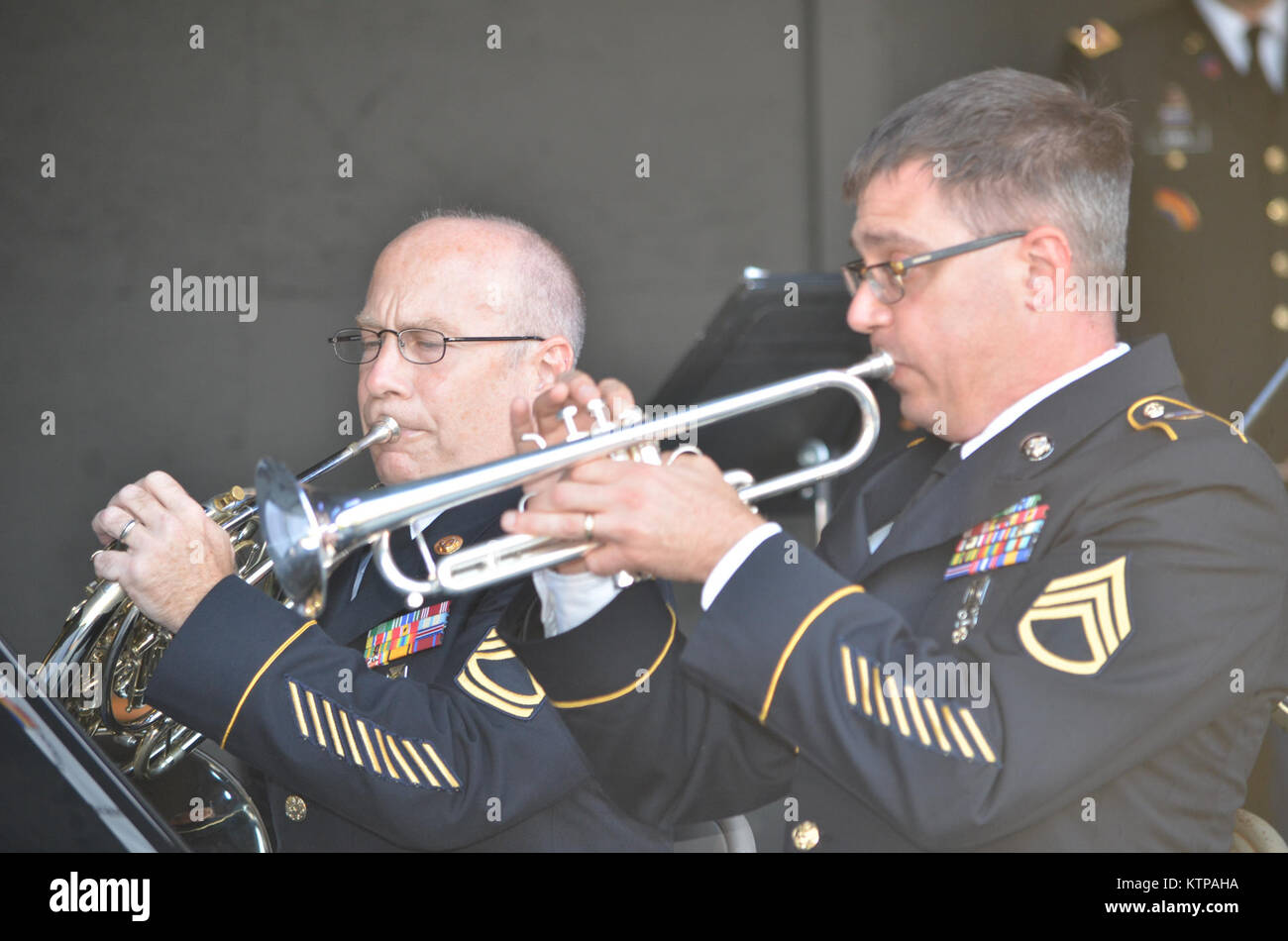 EAST MEADOW, N.Y. - The New York Army National Guard's 42nd Infantry ...