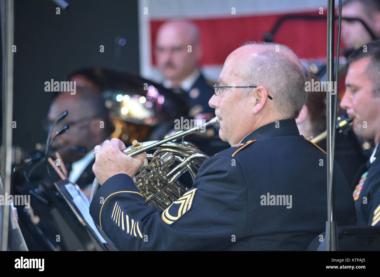 EAST MEADOW, N.Y. - The New York Army National Guard's 42nd Infantry ...