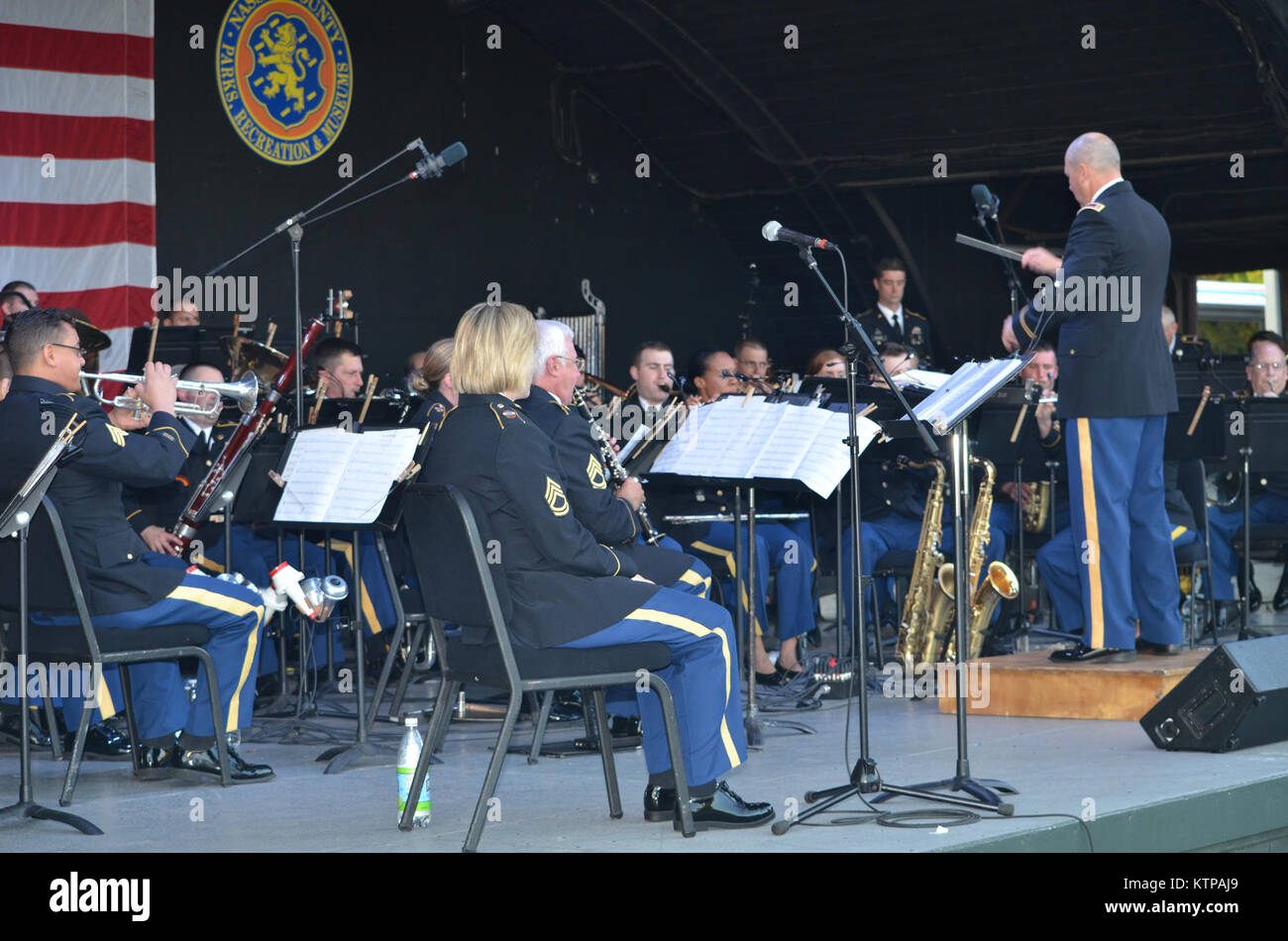 EAST MEADOW, N.Y. - The New York Army National Guard's 42nd Infantry ...