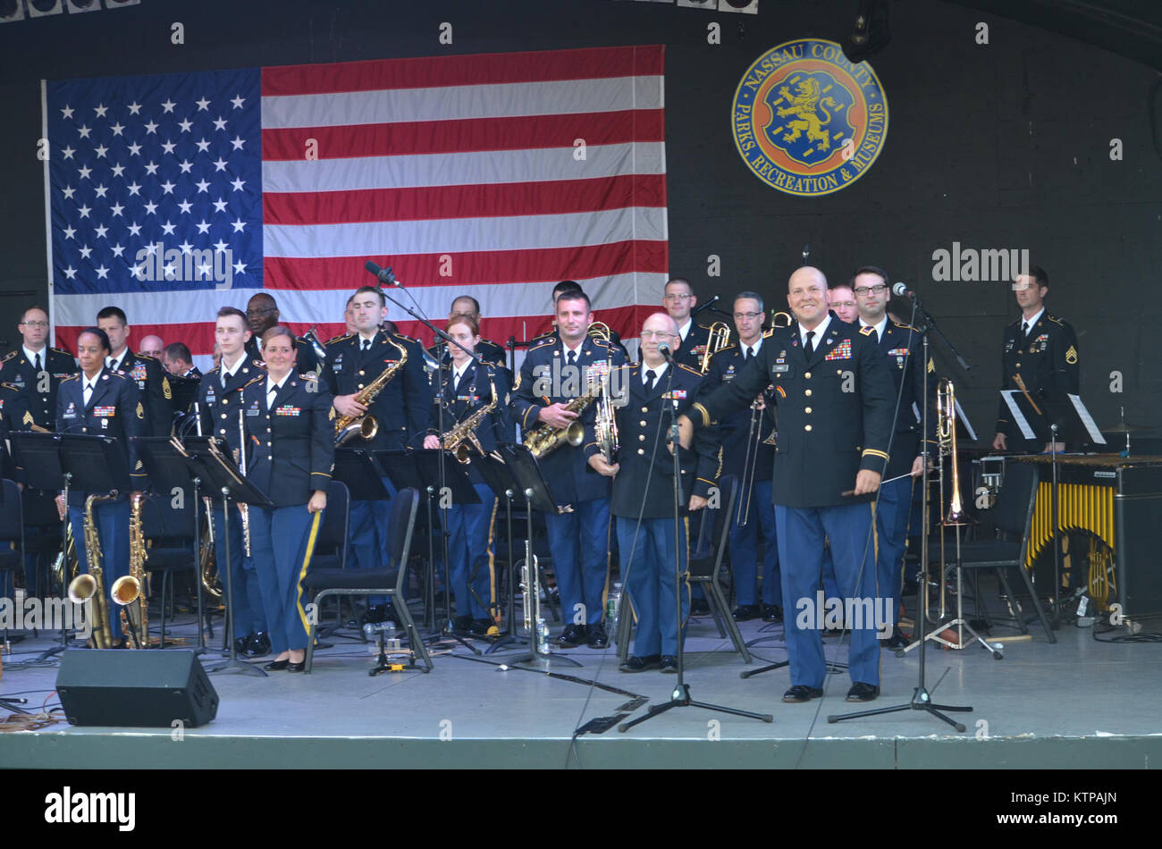EAST MEADOW, N.Y. - The New York Army National Guard's 42nd Infantry ...