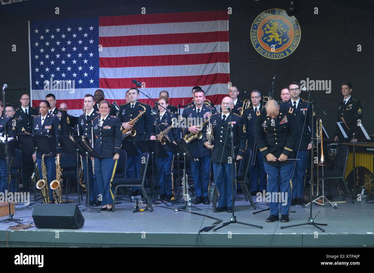 EAST MEADOW, N.Y. - The New York Army National Guard's 42nd Infantry ...