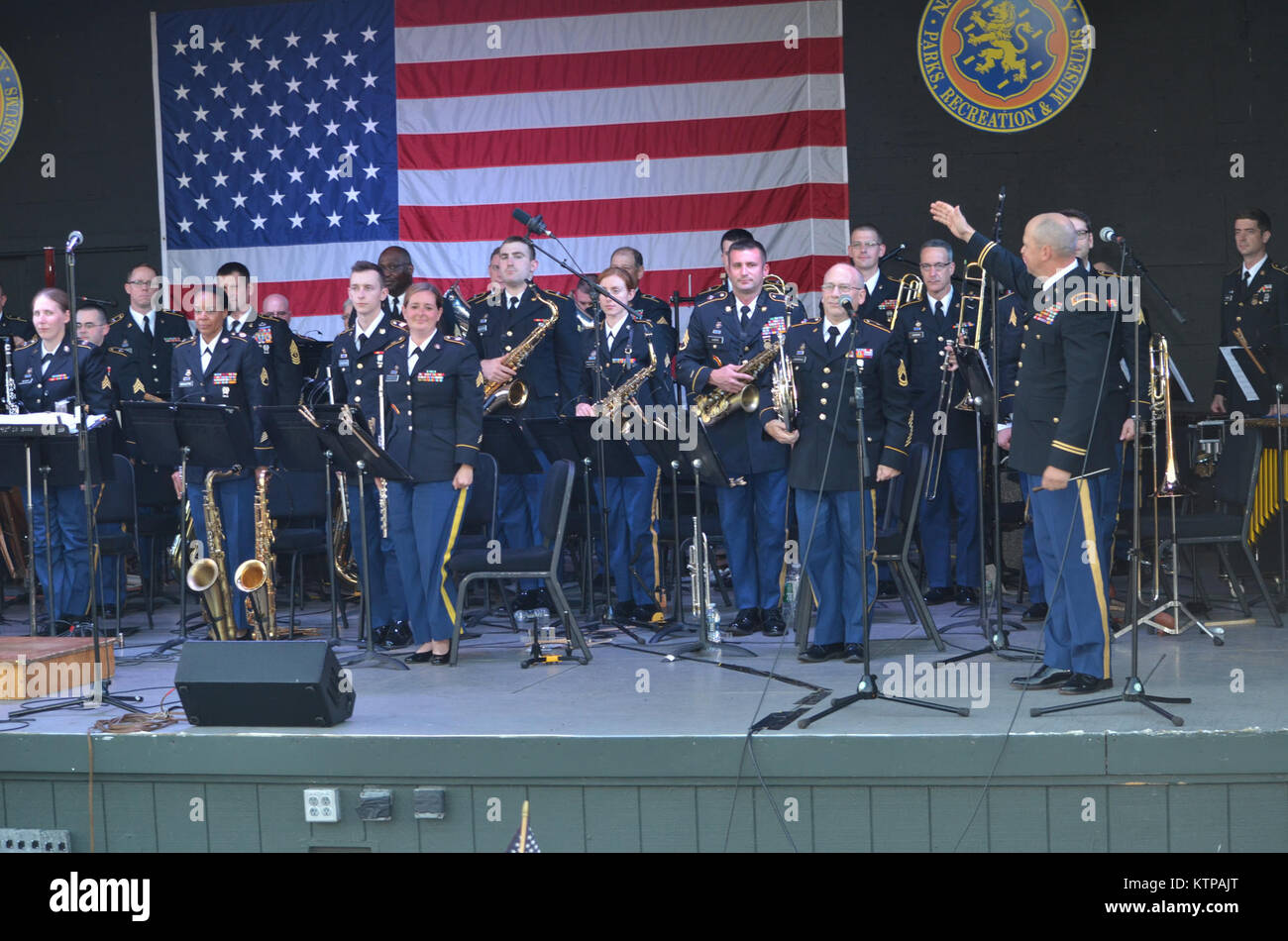 EAST MEADOW, N.Y. - The New York Army National Guard's 42nd Infantry ...
