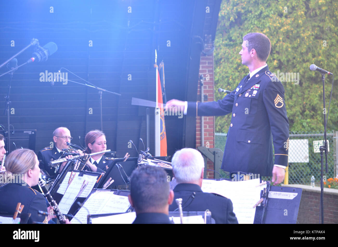 EAST MEADOW, N.Y. - The New York Army National Guard's 42nd Infantry ...