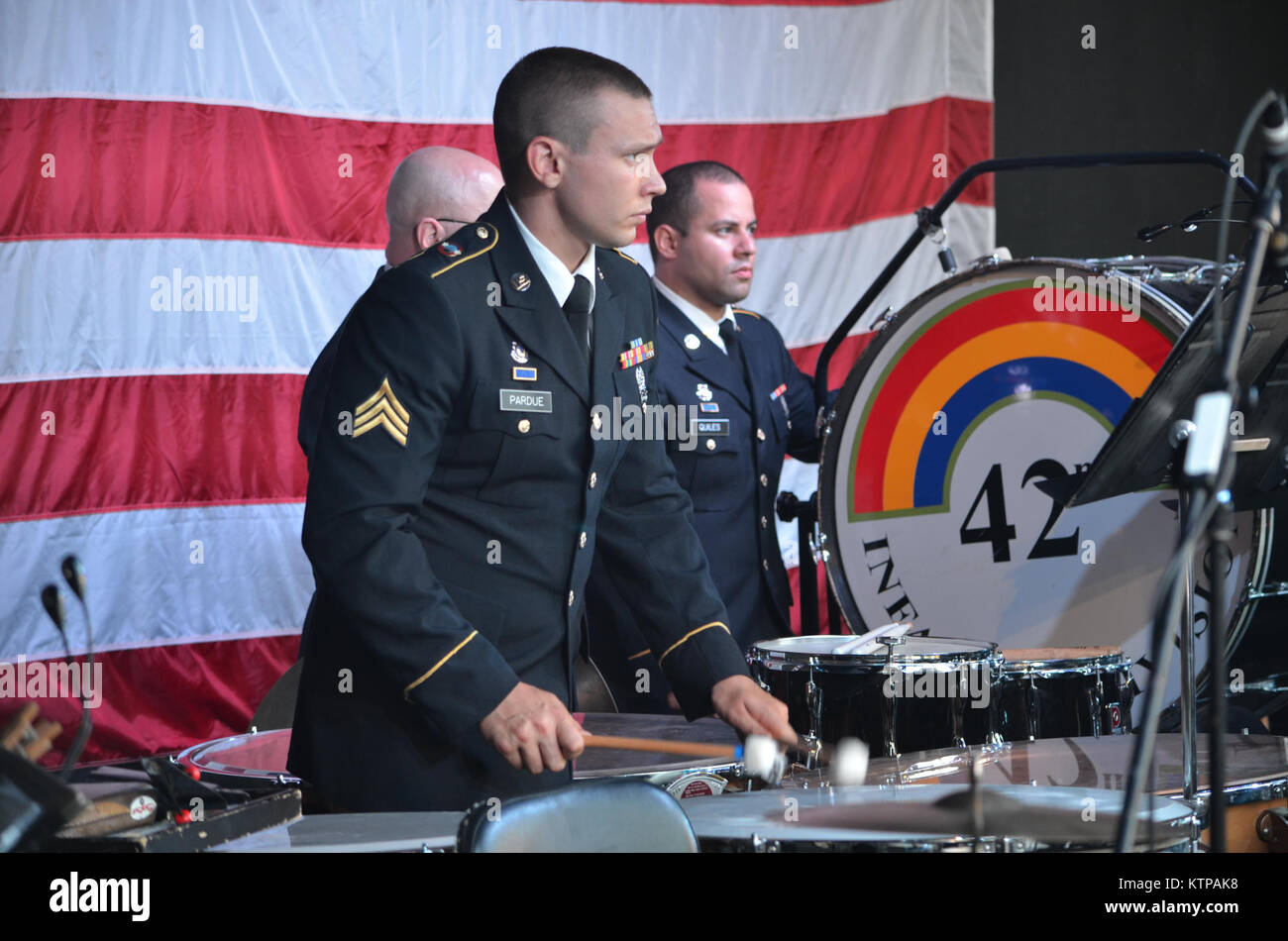 EAST MEADOW, N.Y. - The New York Army National Guard's 42nd Infantry ...