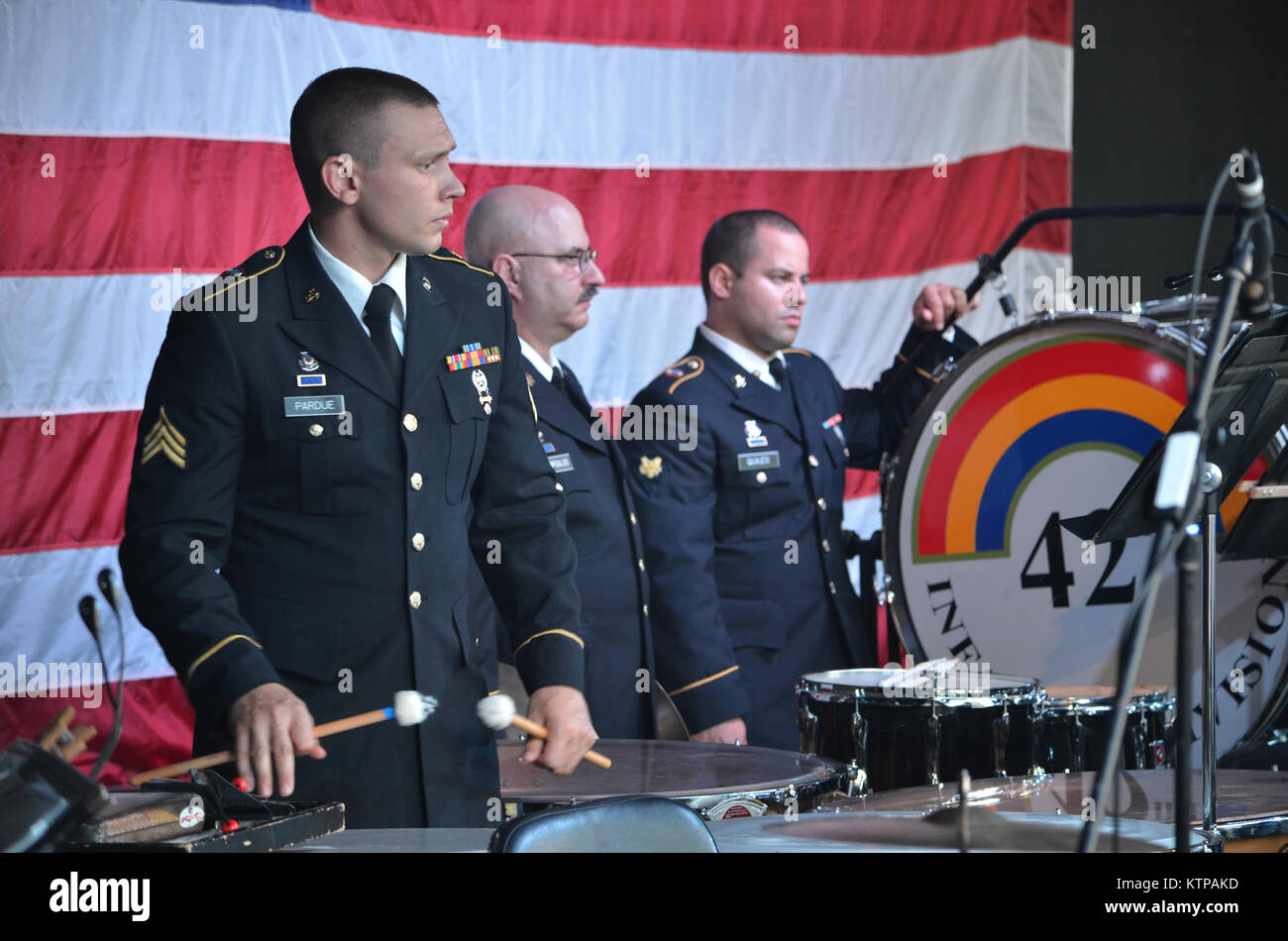 EAST MEADOW, N.Y. - The New York Army National Guard's 42nd Infantry ...