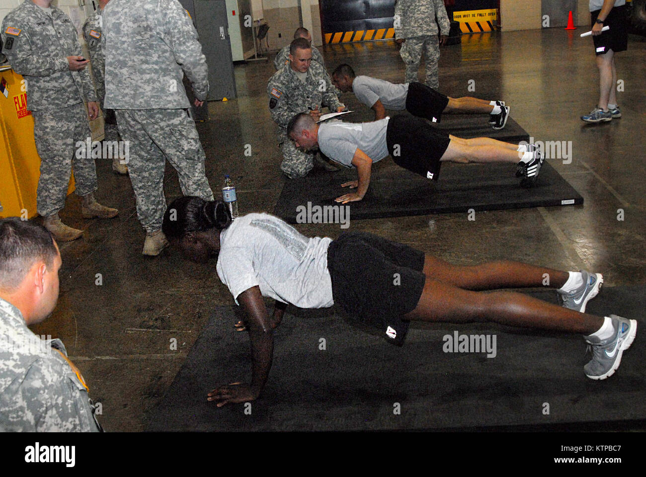 U.S. Army National Guard personnel daily duties and life. Working ...