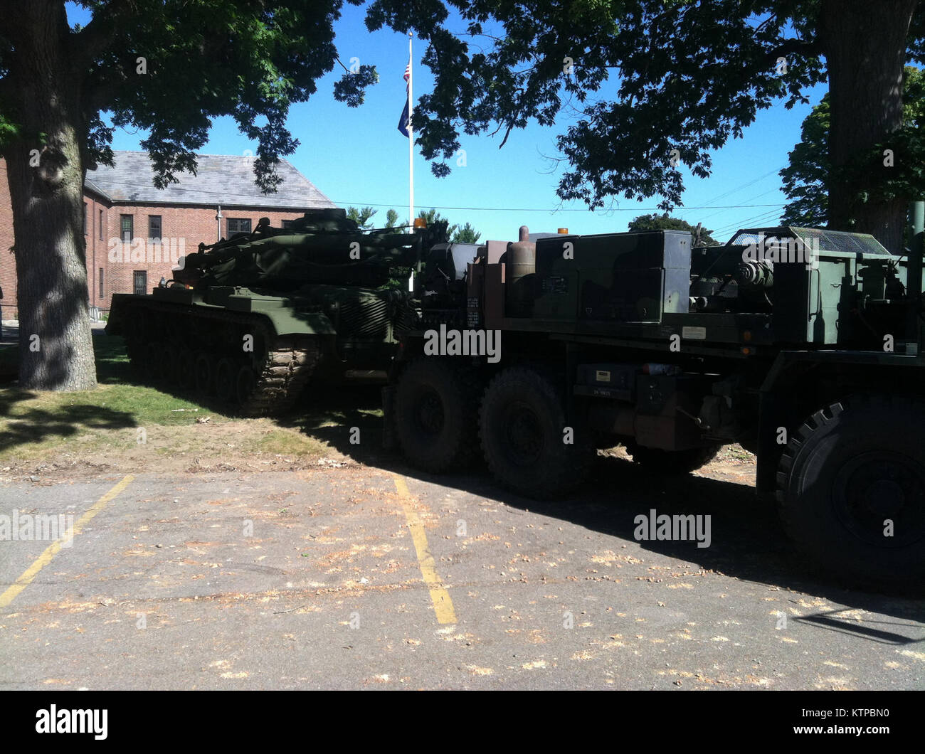 Binghamton-BINGHAMTON—Members of the 204th Engineer Battalion install a ...