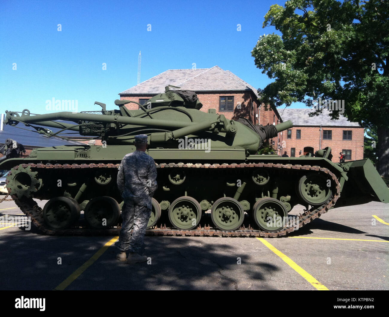 Binghamton-BINGHAMTON—Members of the 204th Engineer Battalion install a ...