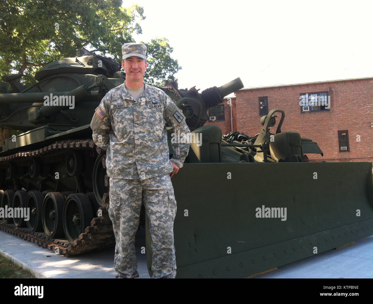 Binghamton-BINGHAMTON—Members of the 204th Engineer Battalion install a ...