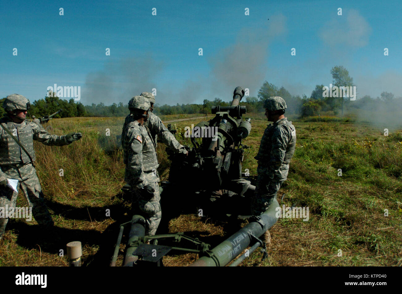 High explosive round hi-res stock photography and images - Alamy