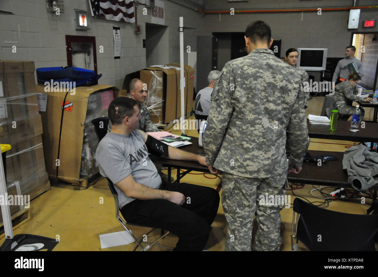 U.S. Army National Guard personnel daily duties and life. Working ...