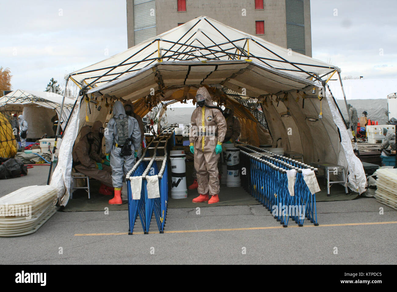 Members of the New York Army National Guard’s Chemical, Biological ...