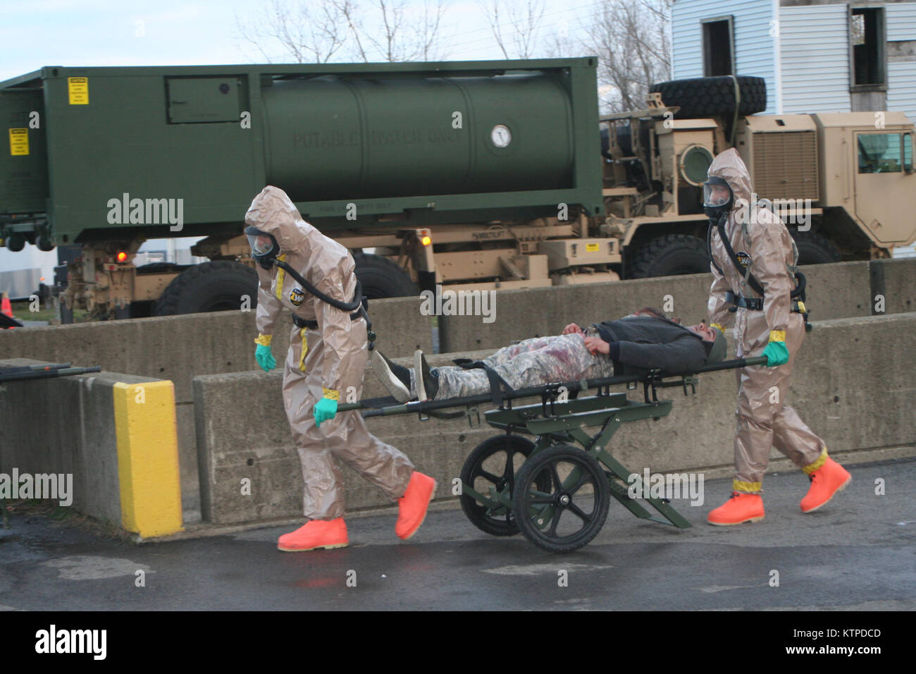 Members of the New York Army National Guard’s Chemical, Biological ...