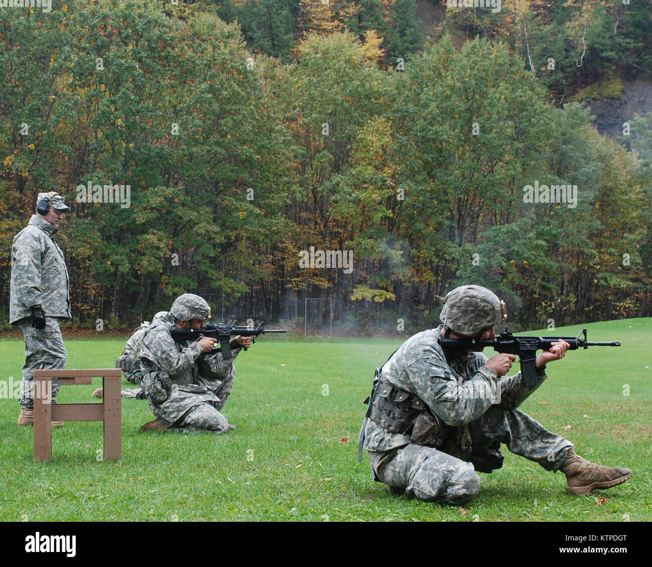 U.S. Army National Guard personnel daily duties and life. Working ...