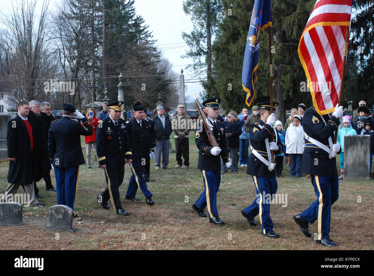 A New York Army National Guard Color Guard passes through an Honor ...