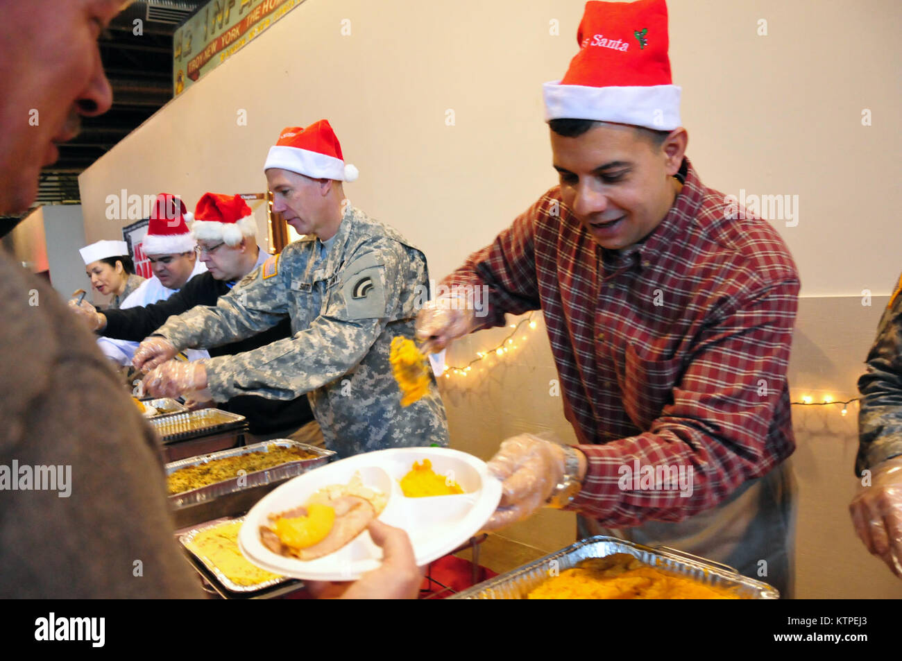 Army mess serving Christmas dinner Stock Photo - Alamy