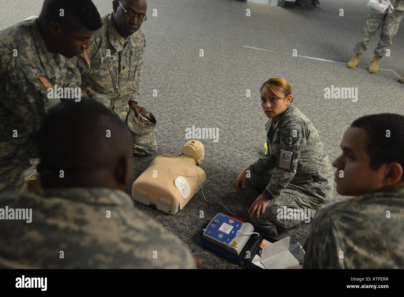 NEW YORK, NY - Soldiers and Airmen with Joint Task Force Empire Shield ...