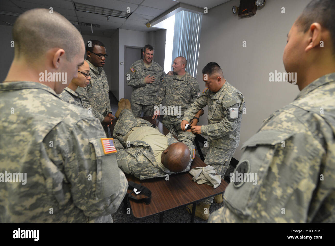 NEW YORK, NY - Soldiers and Airmen with Joint Task Force Empire Shield ...
