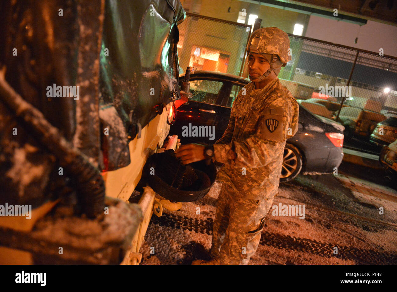 NEW YORK, NY - Soldiers with Joint Task Force Empire Shield work with ...