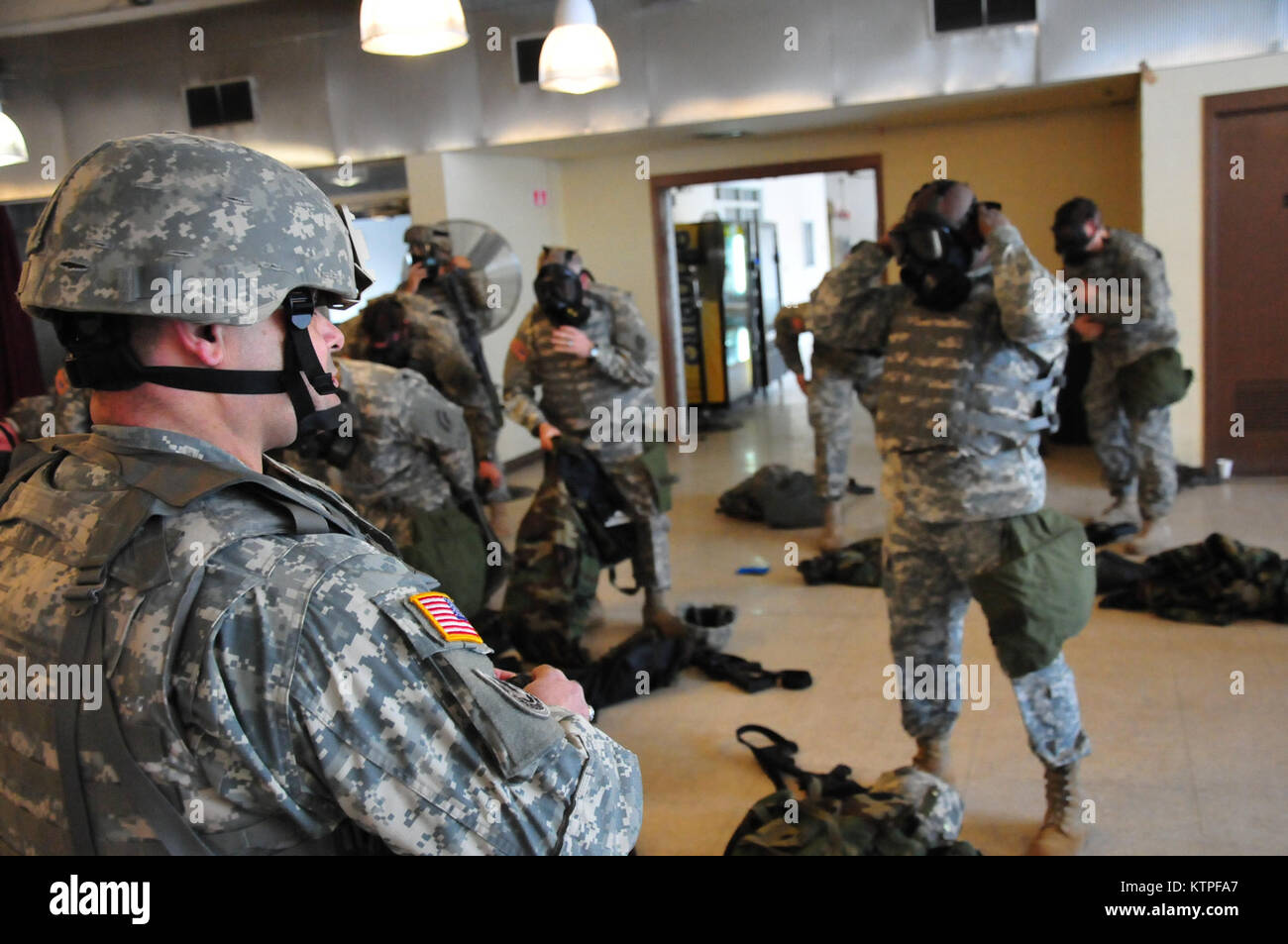 Staff Sgt. Antonio Gonzalez overlooks 42nd Inf. Div. Soldiers while ...