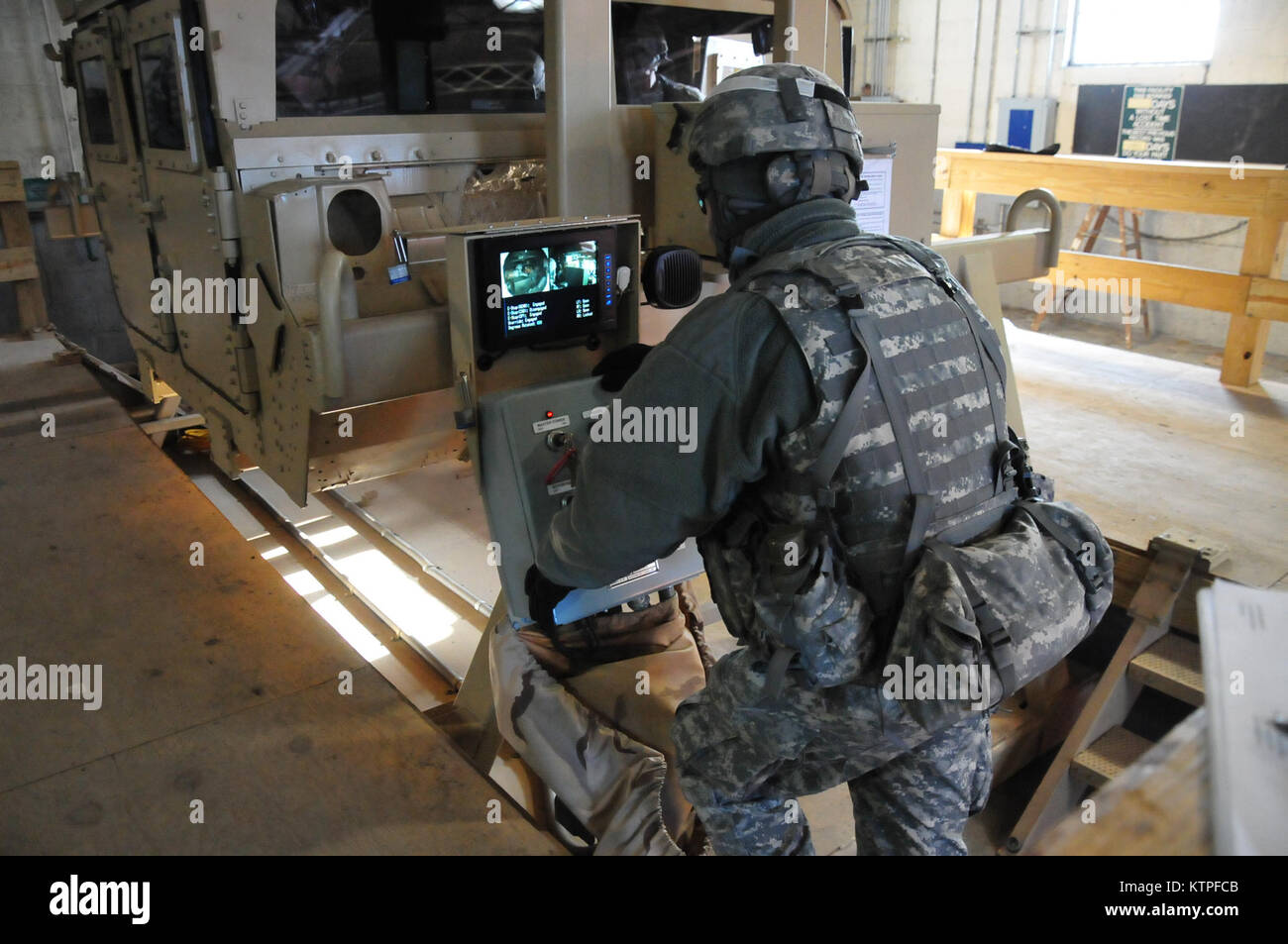 Humvee rollover training hi-res stock photography and images - Alamy