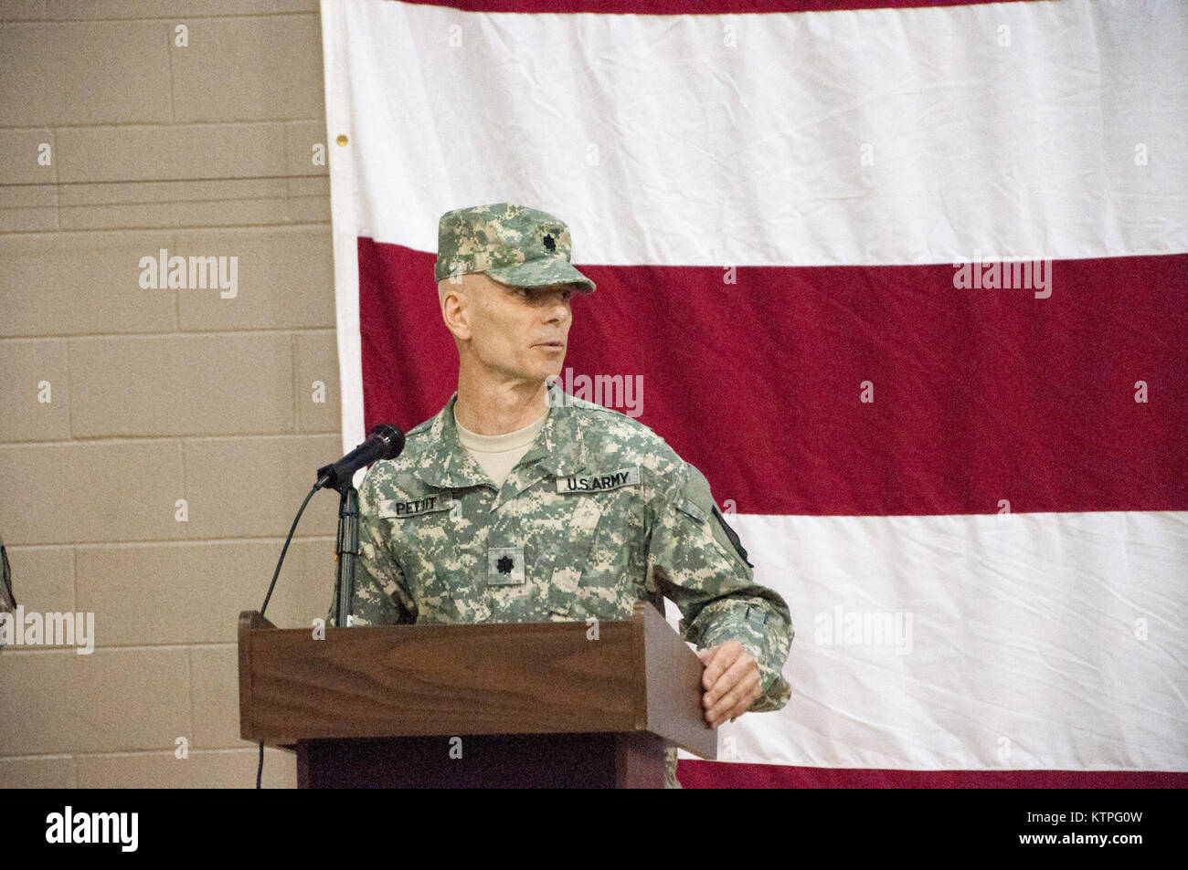 Lt. Col. Henry S. Pettit, the outgoing commander of Recruiting and ...