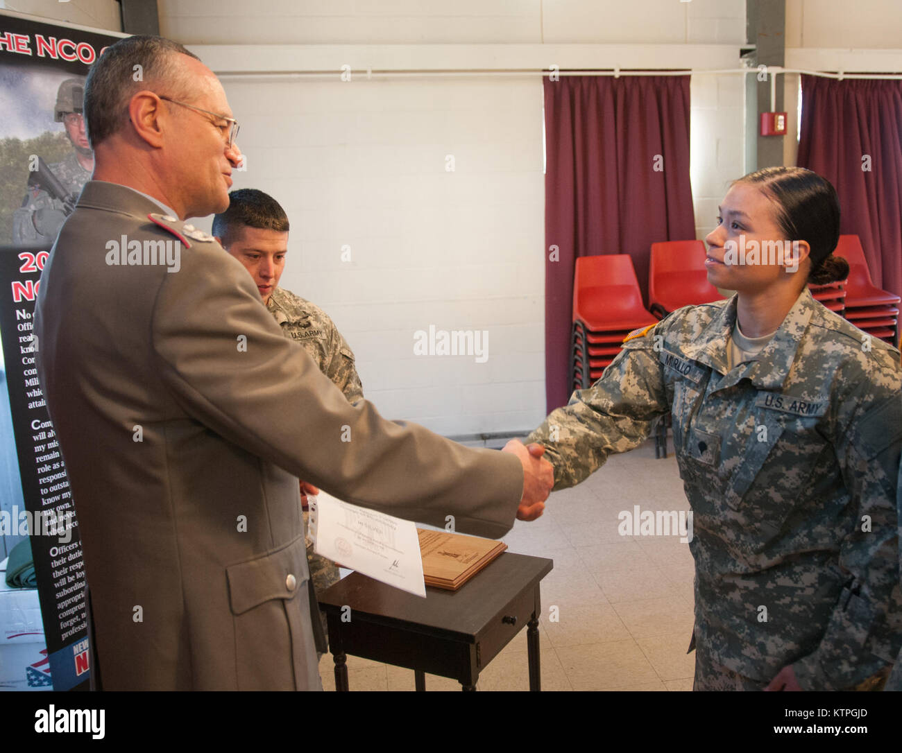 Lt. Col. Rolfe K. Metz of the German Army presents the German ...