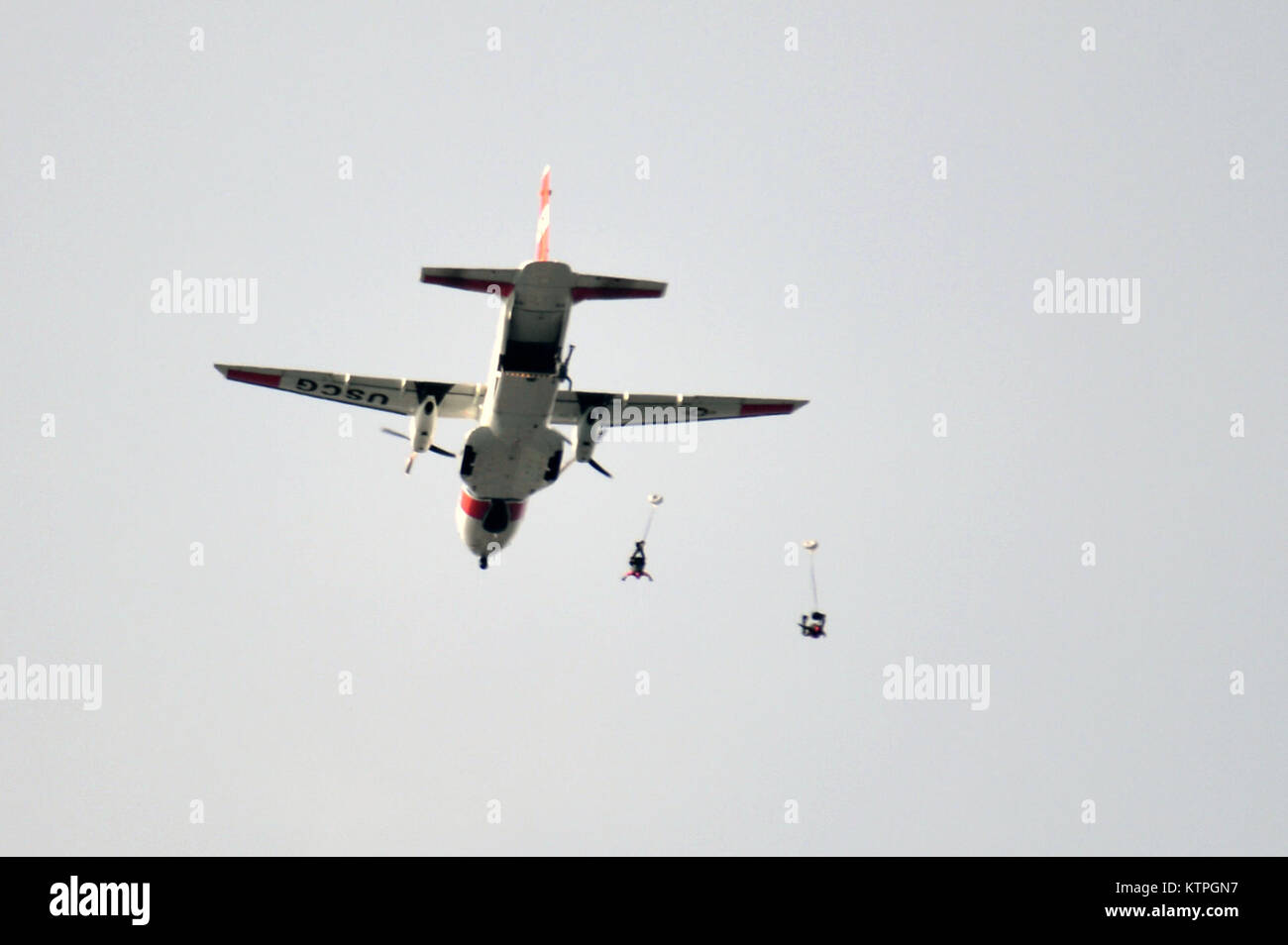 CAPE COD, MA - Pararescue Jumpers from the 103rd Rescue Squadron, 106th ...