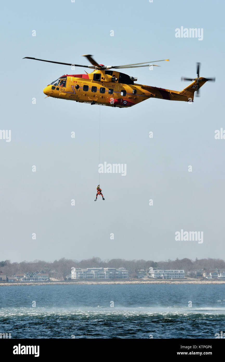 CAPE COD, MA - Search and Rescue Technicians from 413 Rescue Squadron ...