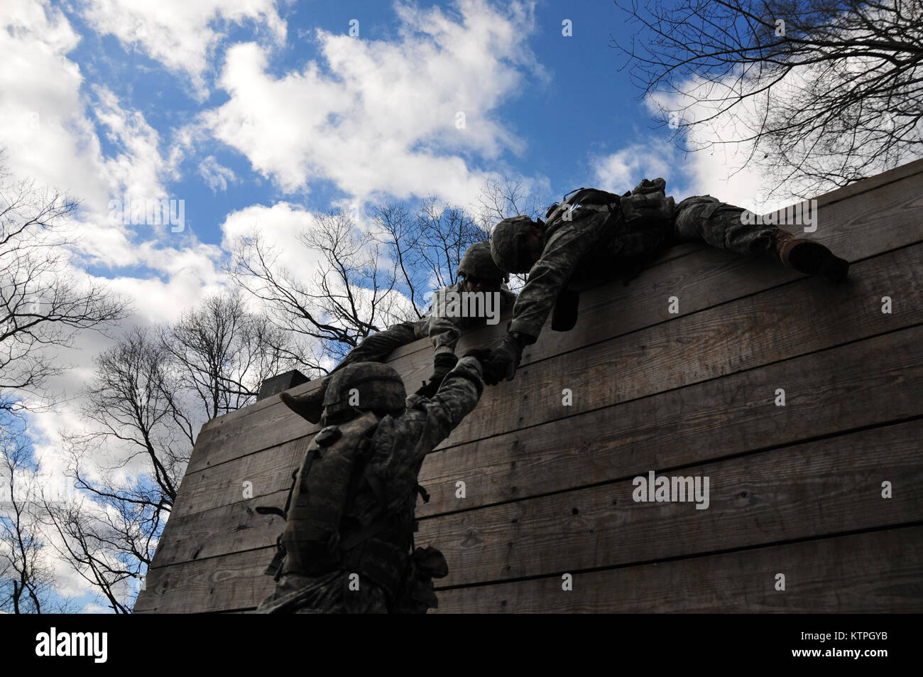 42nd Inf. Div. Soldiers from Headquarters Services Company determine ...