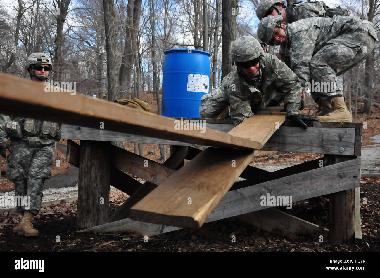 42nd Inf. Div. Soldiers from Headquarters Services Company determine ...
