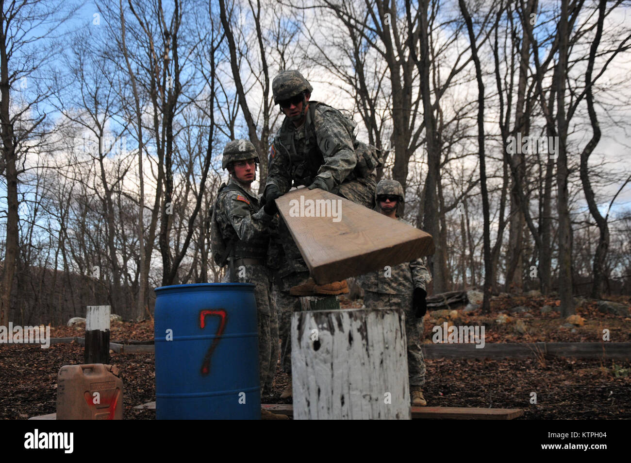 42nd Inf. Div. Soldiers from Headquarters Services Company determine ...