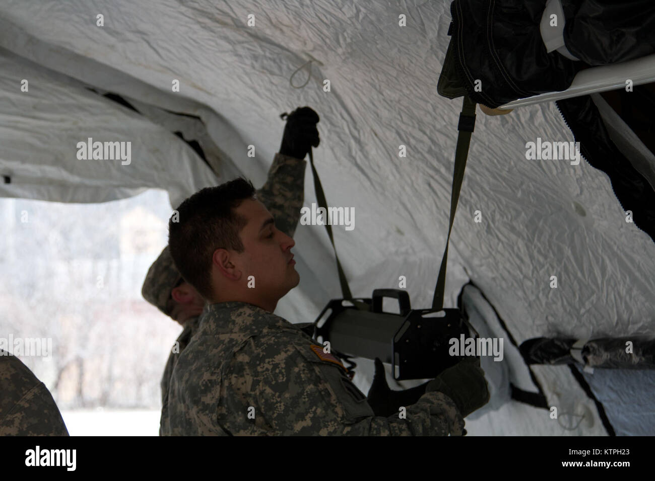 Inside the u s military tent hi-res stock photography and images - Alamy