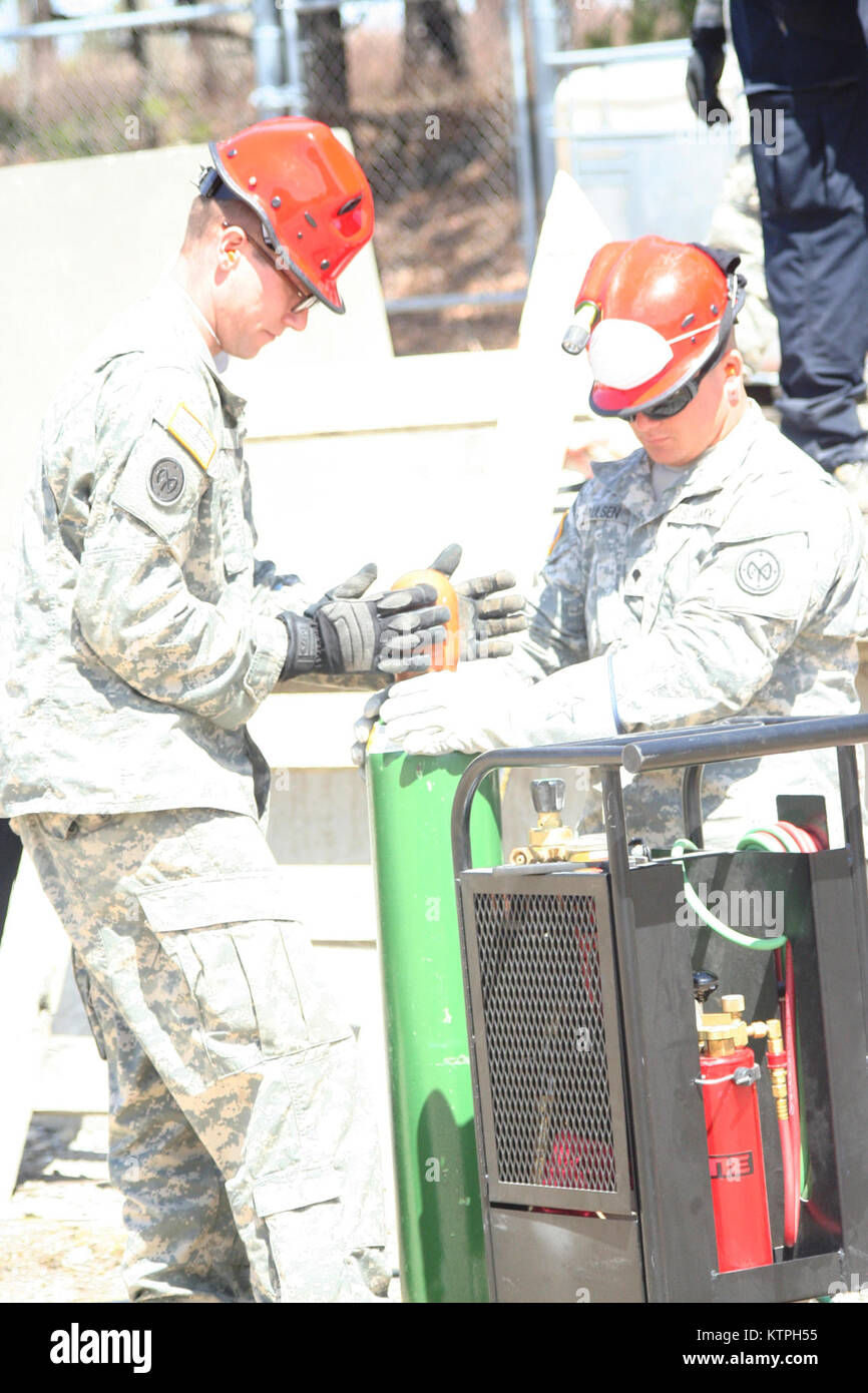 New York Army National Guard Soldiers from Company A, 27th Brigade ...