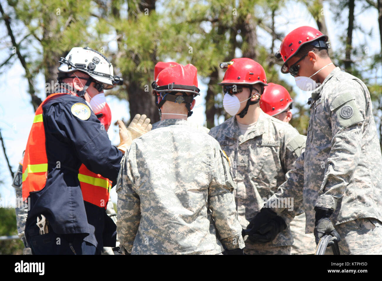 New Jersey Task Force One urban search and rescue instructor Bob ...