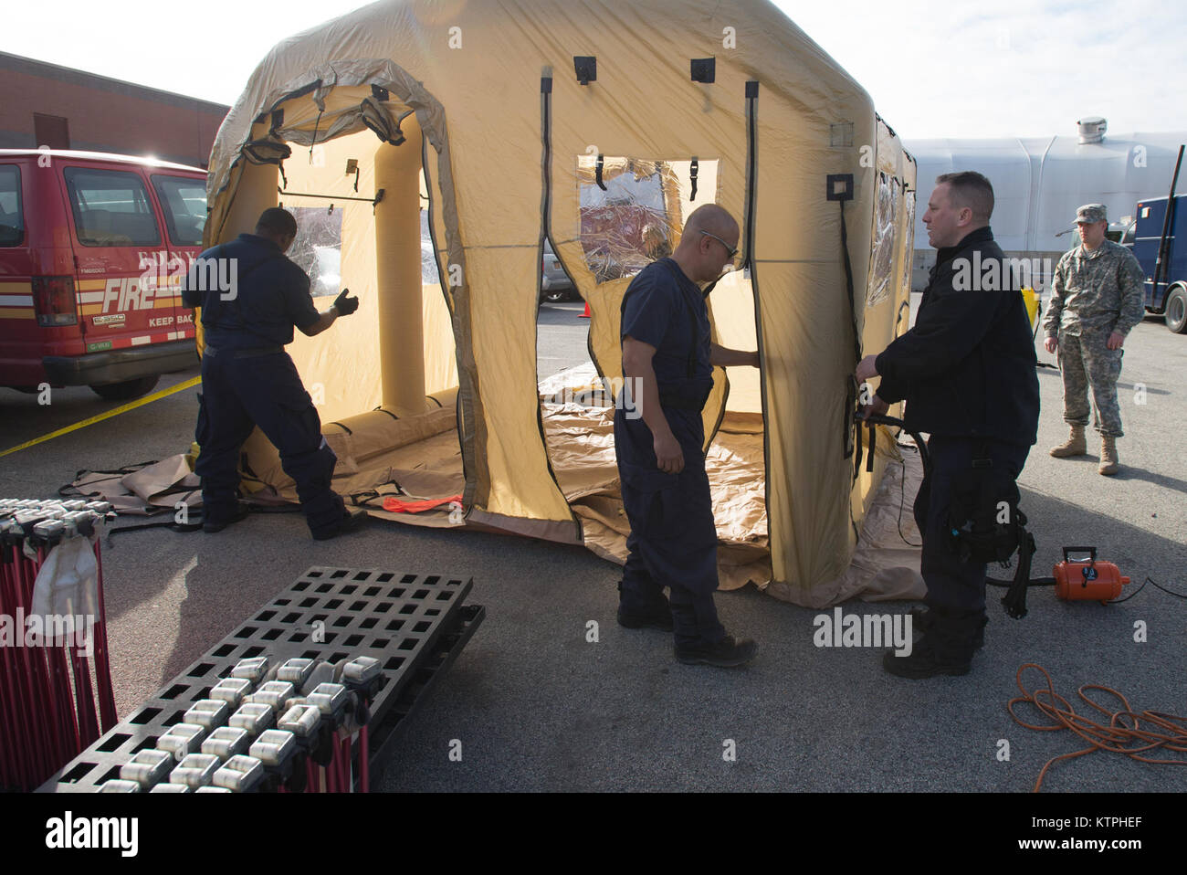 Members of the New York National Guard's 24th Civil Support Team train ...