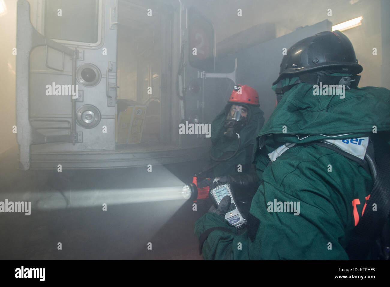 Members of the New York National Guard's 24th Civil Support Team train ...