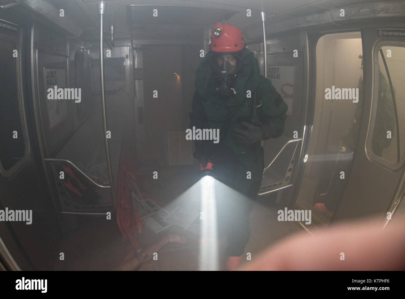 Members of the New York National Guard's 24th Civil Support Team train ...
