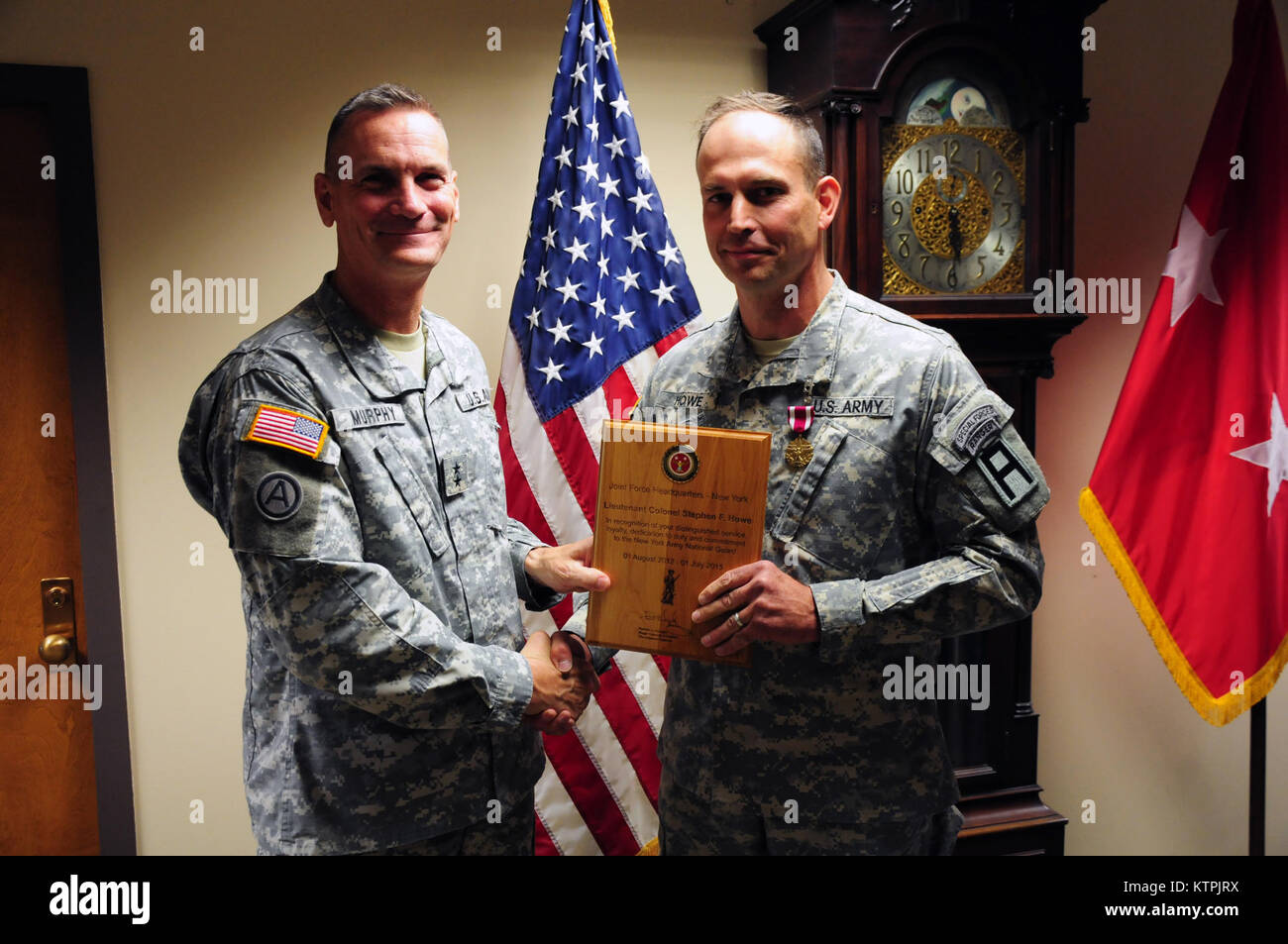Maj. Gen. Patrick Murphy presents Lt. Col. Stephen Howe a Joint Force ...