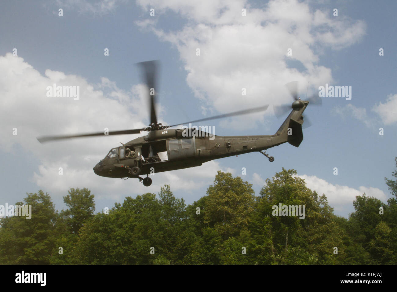 Soldiers from the 3rd Battalion, 142nd Aviation Regiment provide flight ...