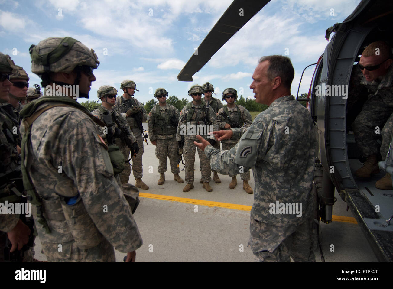 Soldiers of A Company, 3rd Battalion, 142nd Assault Helicopter ...