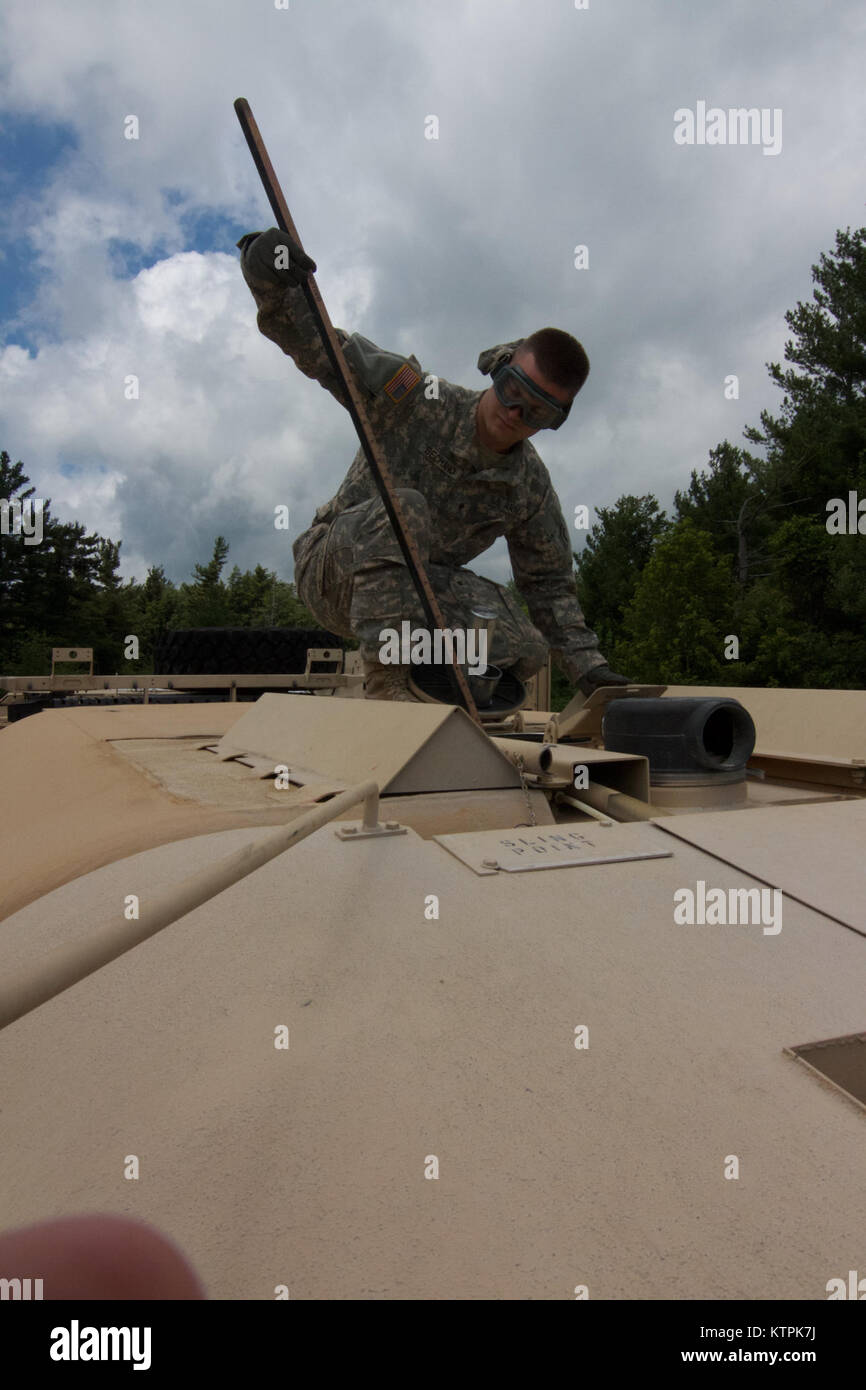 Soldiers of A Company, 427th Brigade Support Battalion work at the ...