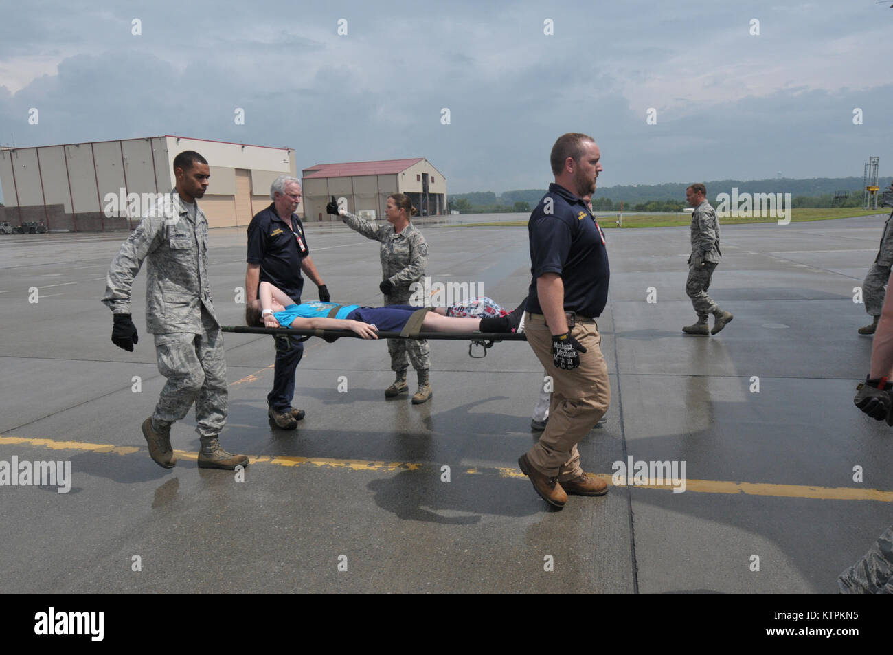 Members of the 139th Aeromedical Evacuation Squadron of the New York ...