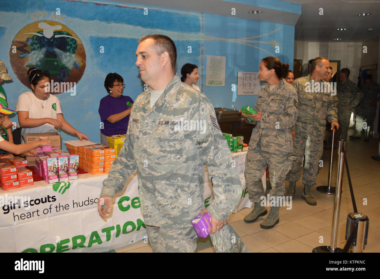109th Airlift Wing hosts Girl Scouts Stock Photo - Alamy