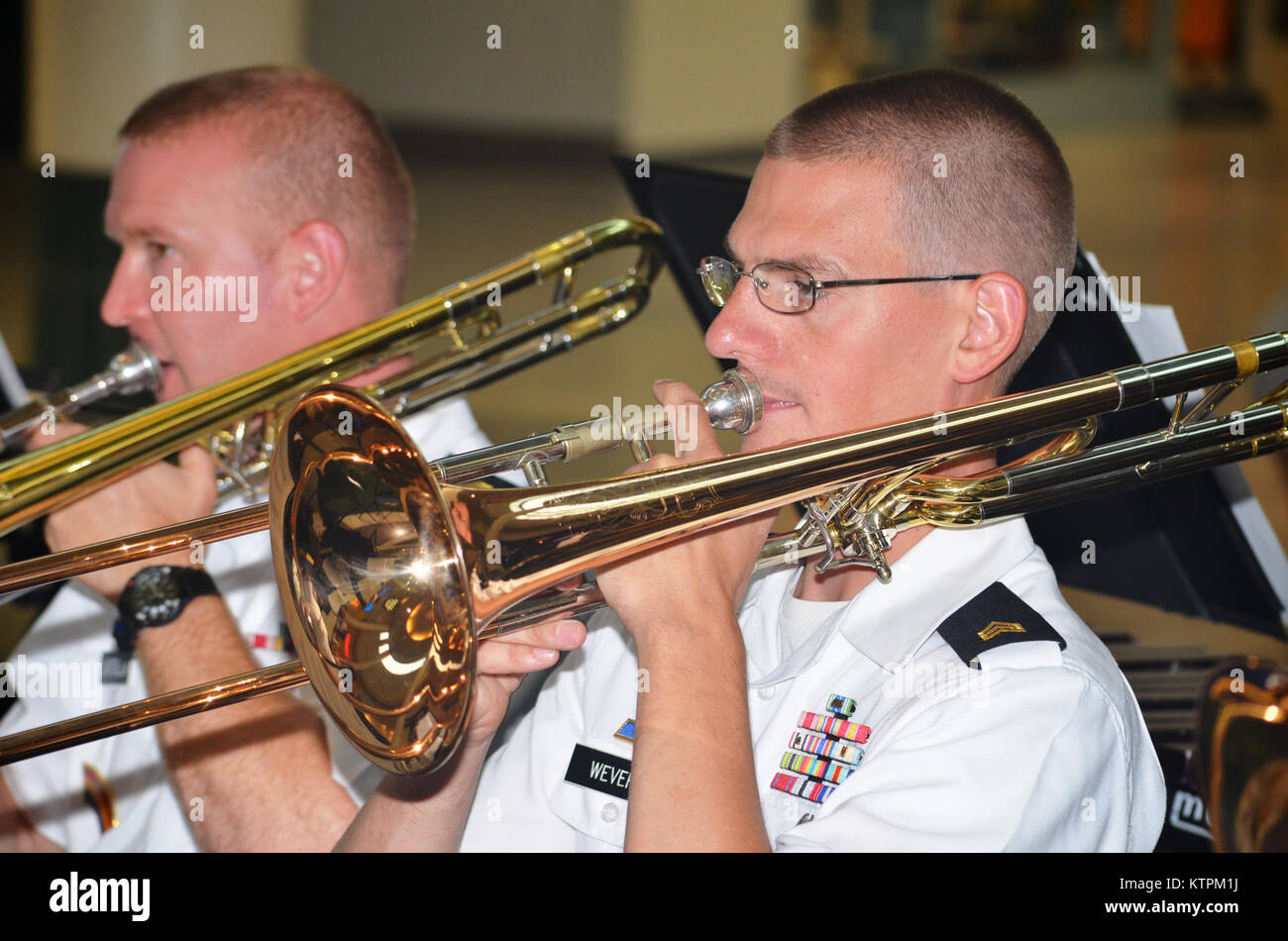 HICKSVILLE, NY - The New York Army National Guard’s 42nd Infantry ...